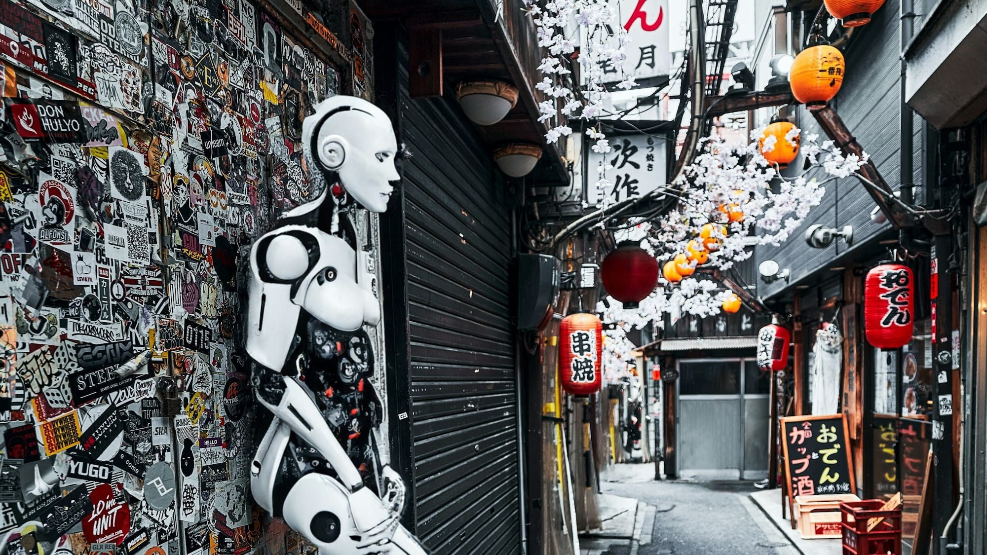 Model collapse and synthetic data: what happens when the internet fills ...